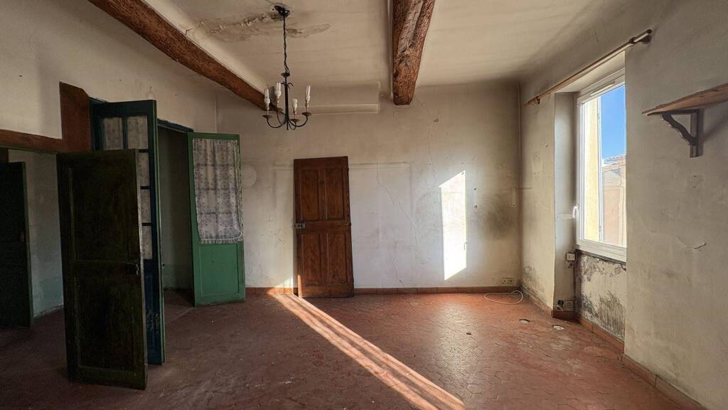 Maison à vendre T13/F13 179 m² 259000 € Carcès (83570)