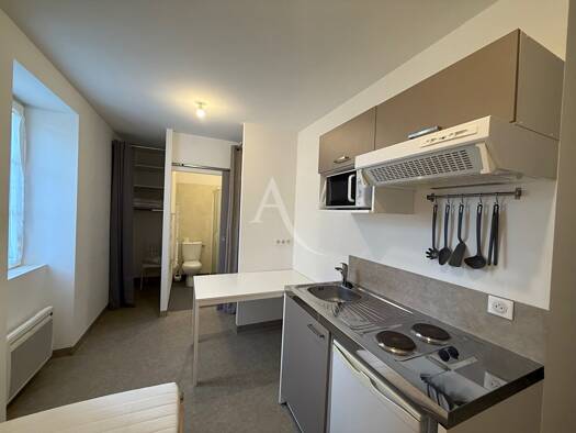 2 annonces studios (T1/F1) meublés à louer Le Bourg sous la Roche-Rivoli-Courtaisière La Roche ...