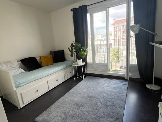 2 annonces studios (T1/F1) meublés à louer Barmonts Villejuif 94800 à partir de 850€, Seloger.com