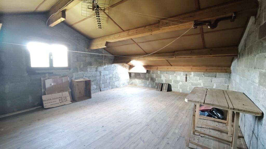 Villa à vendre T7/F7 150 m² 220000 € La Séauve-sur-Semène (43140)