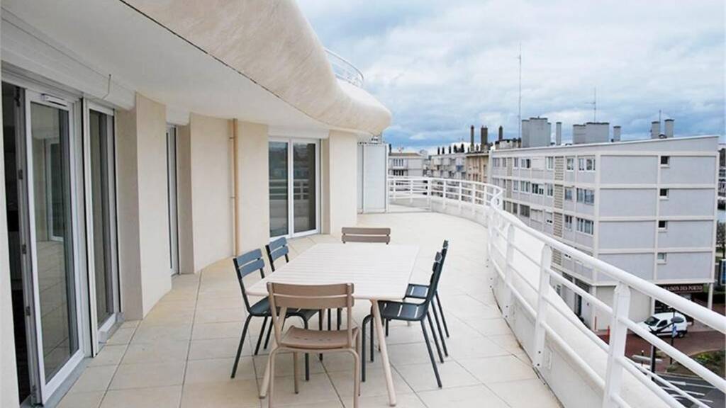 Triplex à vendre T4/F4 196 m² 2800200 € Paris (75014)