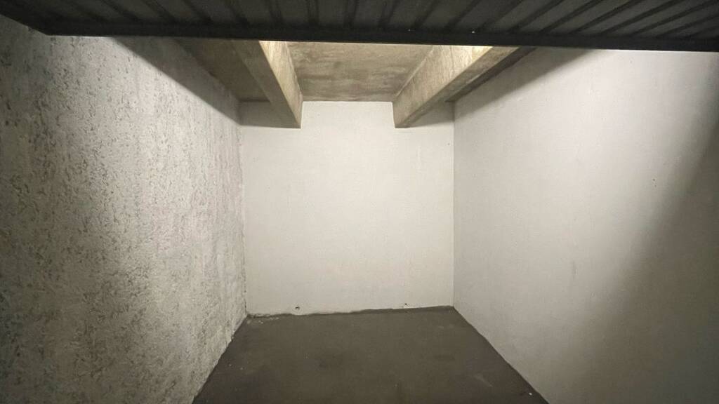 Garage/Stationnement à louer 12 m² 110 € Hôtel de Ville-Saint Louis-Cop ...