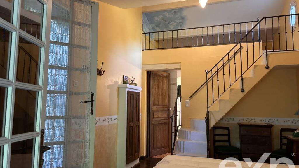 Maison à vendre T6/F6 195 m² 842700 € Vernègues (13116)