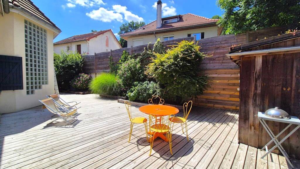 Maison à vendre T6/F6 125 m² 695000 € Val d'Albian-Parc de Diane Jouy ...