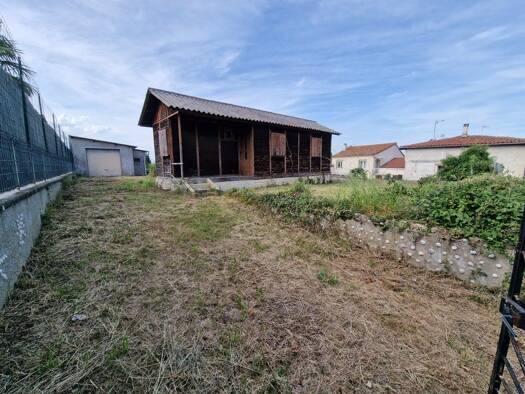 1 annonce chalets à vendre Marcoux 42130 à partir de 67 000€, Seloger.com