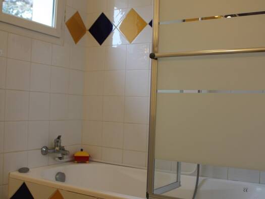 1 annonce appartements 3 pièces ou T3 à louer Camps-la-Source 83170 à ...