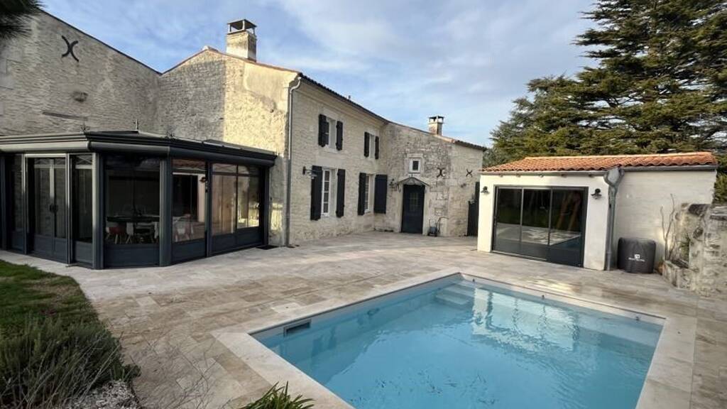 Maison à vendre T5/F5 176 m² 499000 € Cozes (17120)