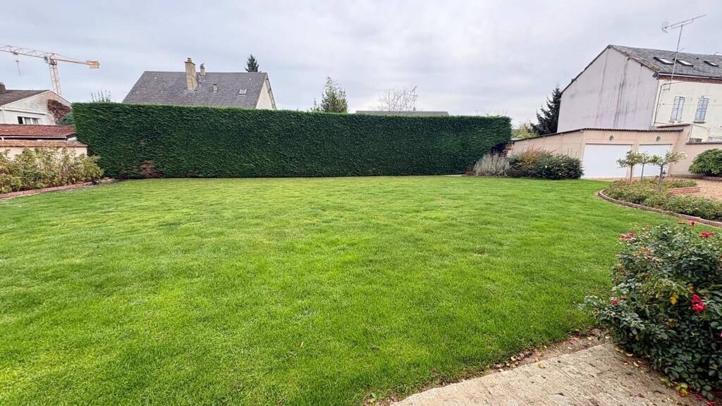 Maison à vendre T6/F6 168 m² 393300 € Chartres (28000)