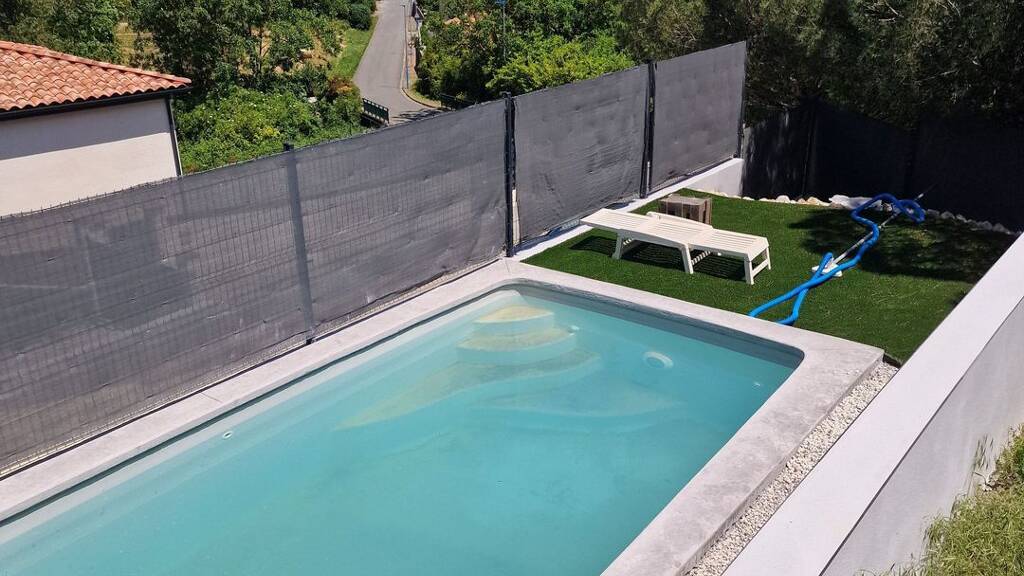 Maison à vendre T6/F6 890 m² 355000 € Alairac (11290)