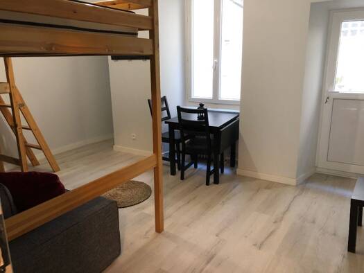 1 annonce studios (T1/F1) entre particuliers à louer Saint-Agrève 07320 à partir de 330 ...