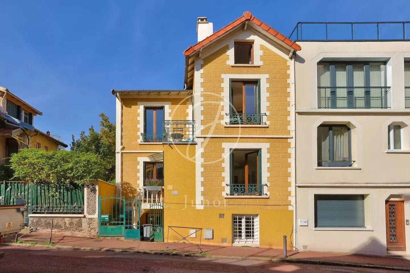 Maison de ville à vendre T6/F6 117 m² 920000 € Montretout Saint-Cloud ...