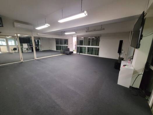 1 annonce bureaux d'entreprise à vendre Les Abymes 97139 à partir de ...