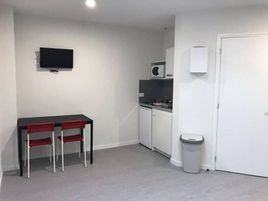 2 annonces studios (T1/F1) meublés à louer Paris Roanne 42300 à partir de 299€, Seloger.com